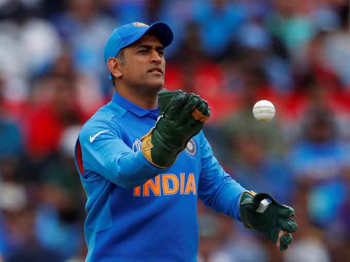 Mahendra Singh Dhoni announces retirement from international cricket ...